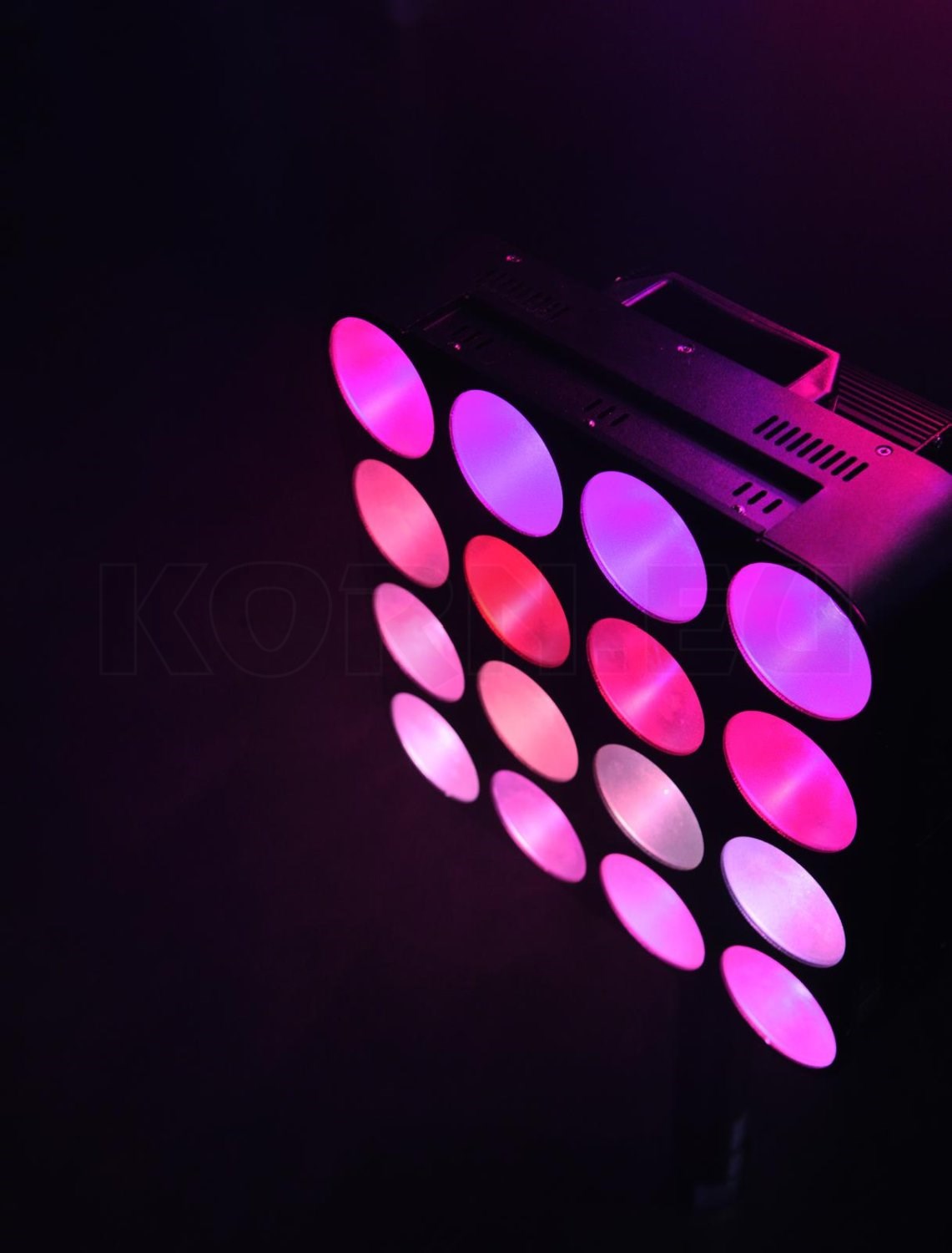 EUROLITE LED PMC-16x30W COB RGB