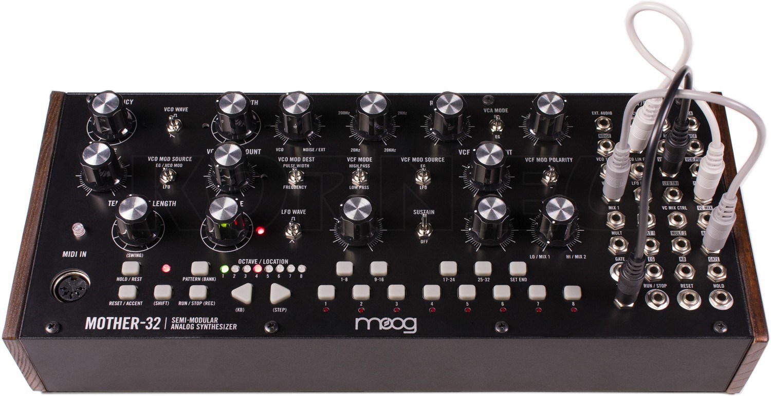 Moog Mother-32 in Rack- und Desktop Synthesizer | Musikhaus
