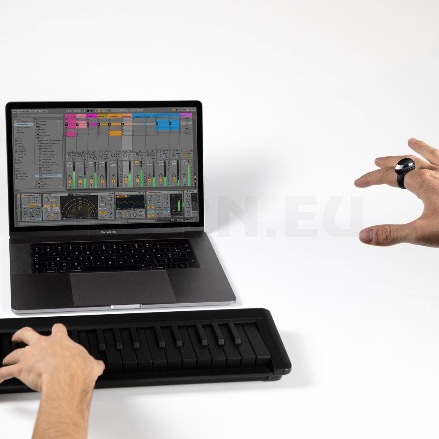 Enhancia NEOVA MIDI Ring Controller | Musikhaus