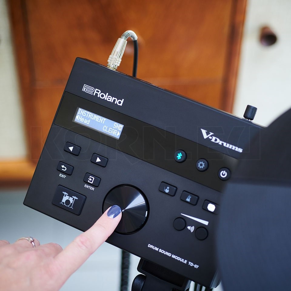 Roland TD-07DMK E-Drum Set | music store