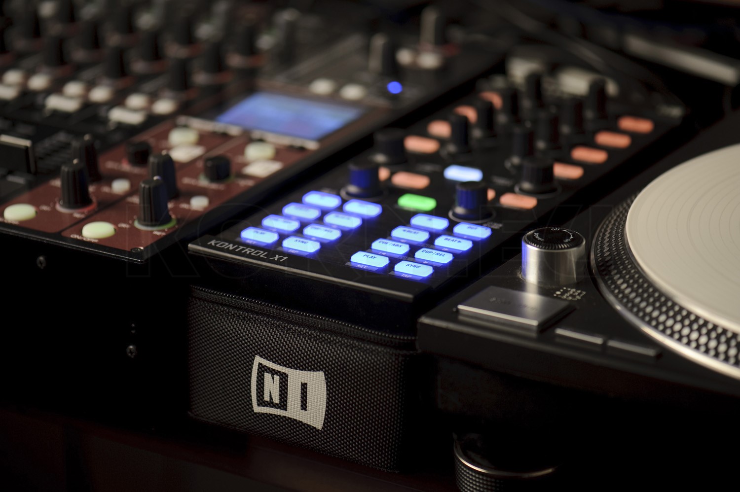 Native Instruments Tasche für Traktor Kontrol F1/X1/Z1 B-Ware