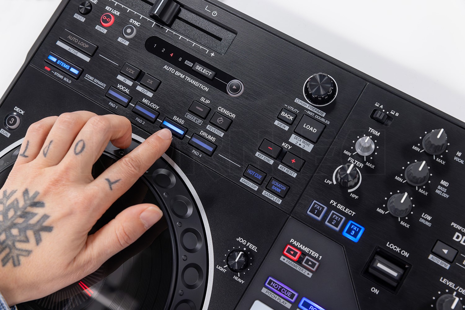 Pioneer DJ DDJ-REV5 DJ Controller | Musikhaus