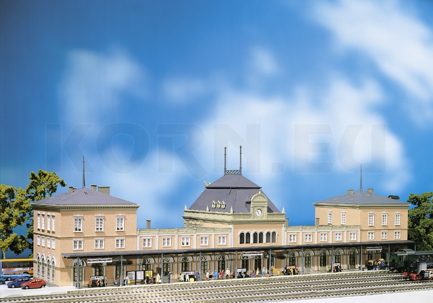 Faller 110111 Bahnhof »Neustadt (Weinstraße)«