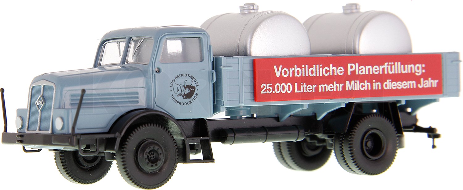 Brekina 71022 IFA H6 Lkw Pritsche grau mit Tanks