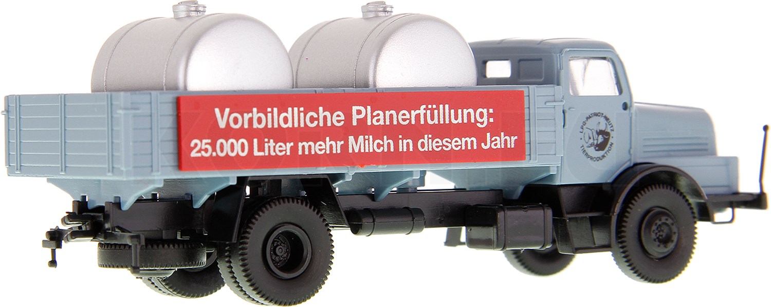Brekina 71022 IFA H6 Lkw Pritsche grau mit Tanks