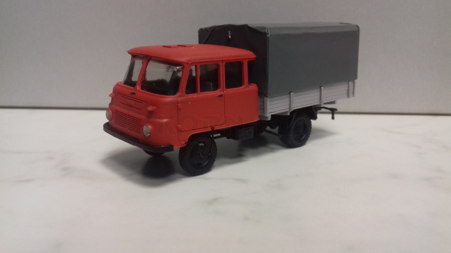 dkmb 71099rot IFA Robur LD 3001 rot Fahrerhaus Doka