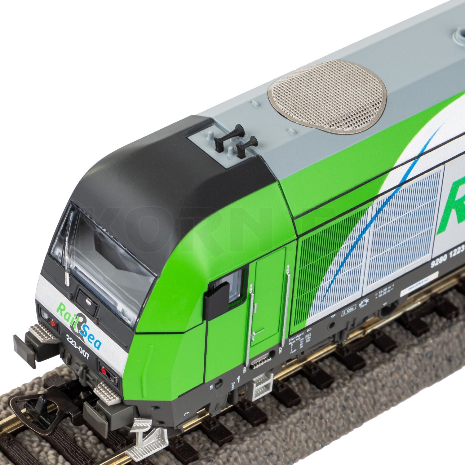 Piko 57996 diesel locomotive Herkules BR 223, Rail