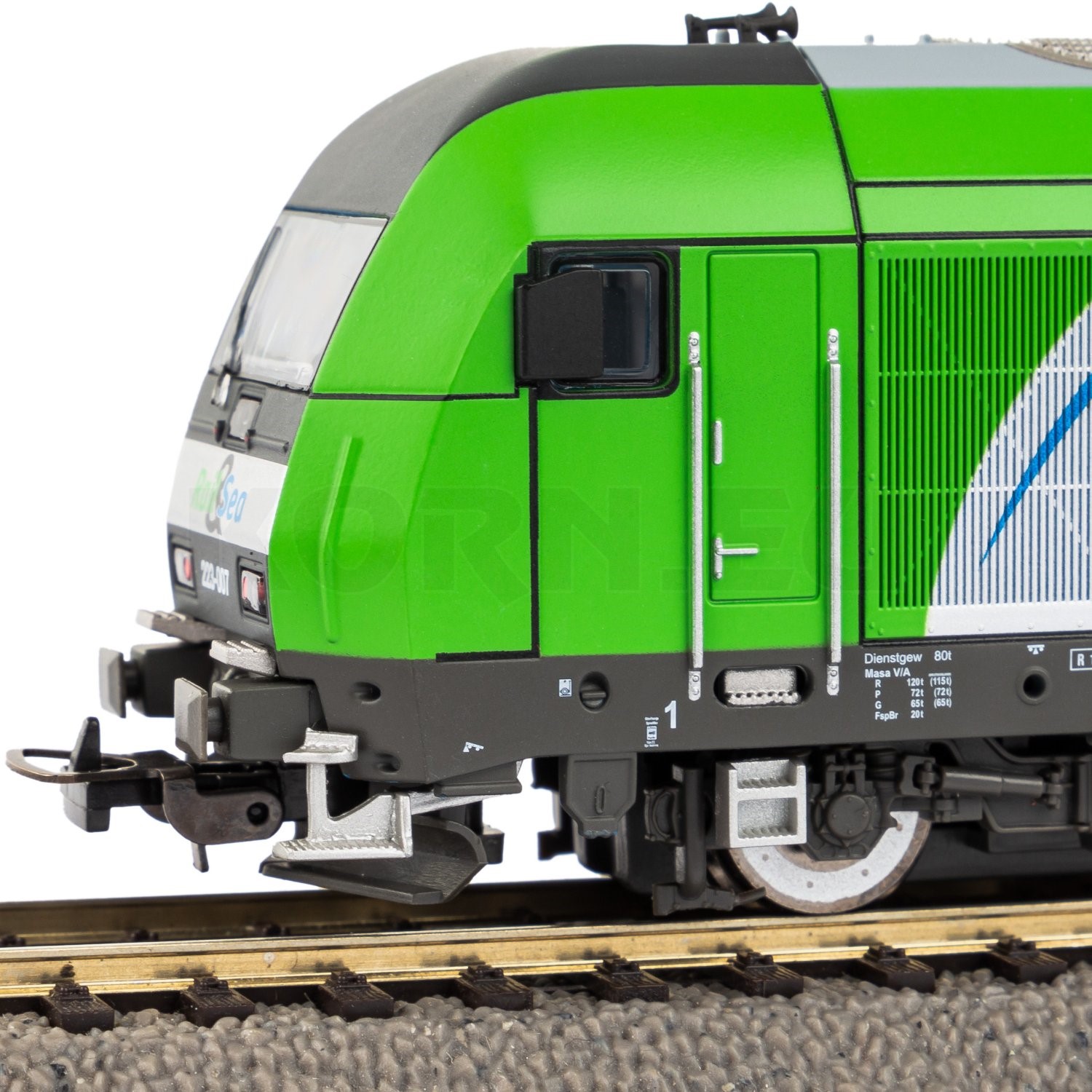 Piko 57996 diesel locomotive Herkules BR 223, Rail