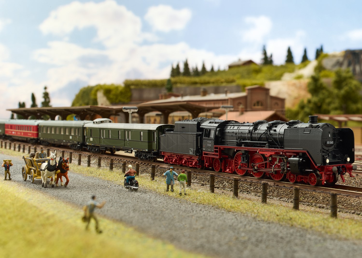Minitrix 16032 steam locomotive series 03